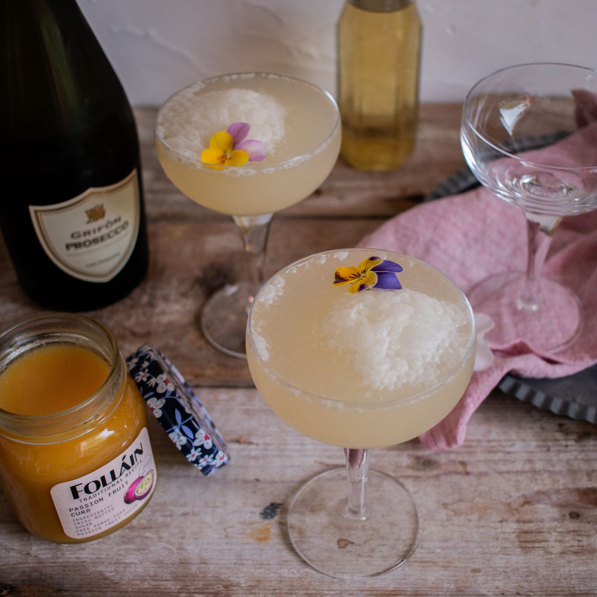 Elderflower and Passion Fruit Spritz, a 'Spring Spritz' - Recipe | Folláin